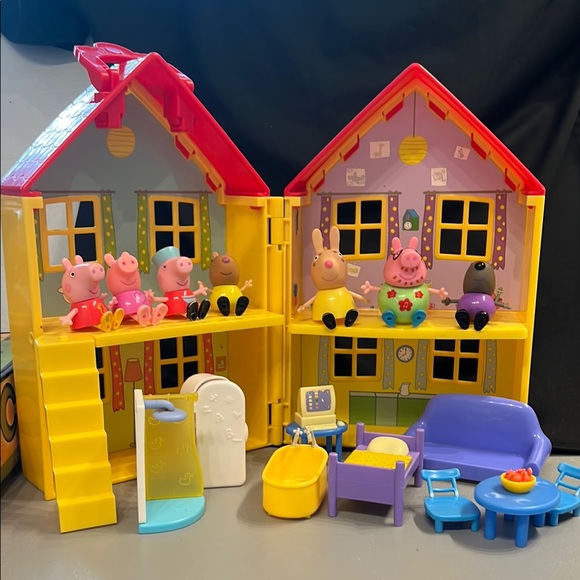 Peppa Pig | Toys | Peppa Pig Deluxe House Playset Fold Carry W ...